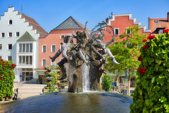 Marktplatzbrunnen - Gebäude und Brunnen - Sehenswürdigkeiten - Die ... Marktplatzbrunnen - Gebäude und Brunnen - Sehenswürdigkeiten - Die ...